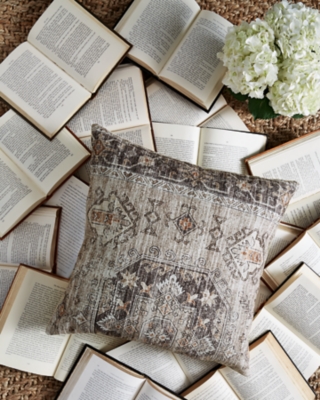 Click here for Roseridge Pillow  Brown/Black/Cream prices