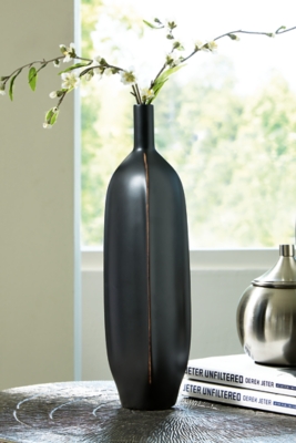 Click here for Rhaveney Large Vase  Black prices
