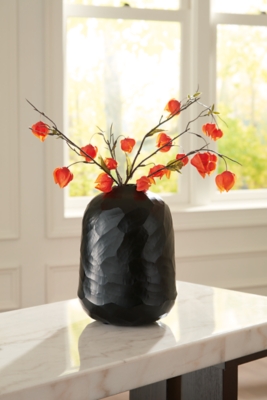 Click here for Ryanford Vase  Black prices
