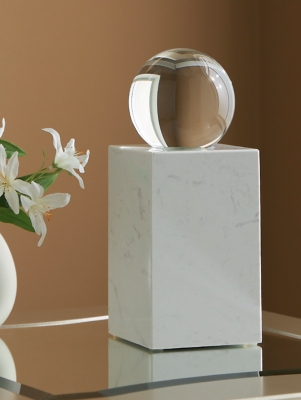 Click here for Sellner Sculpture  Clear/White prices