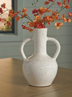 Click here for Dallinworth Vase  White/Black prices