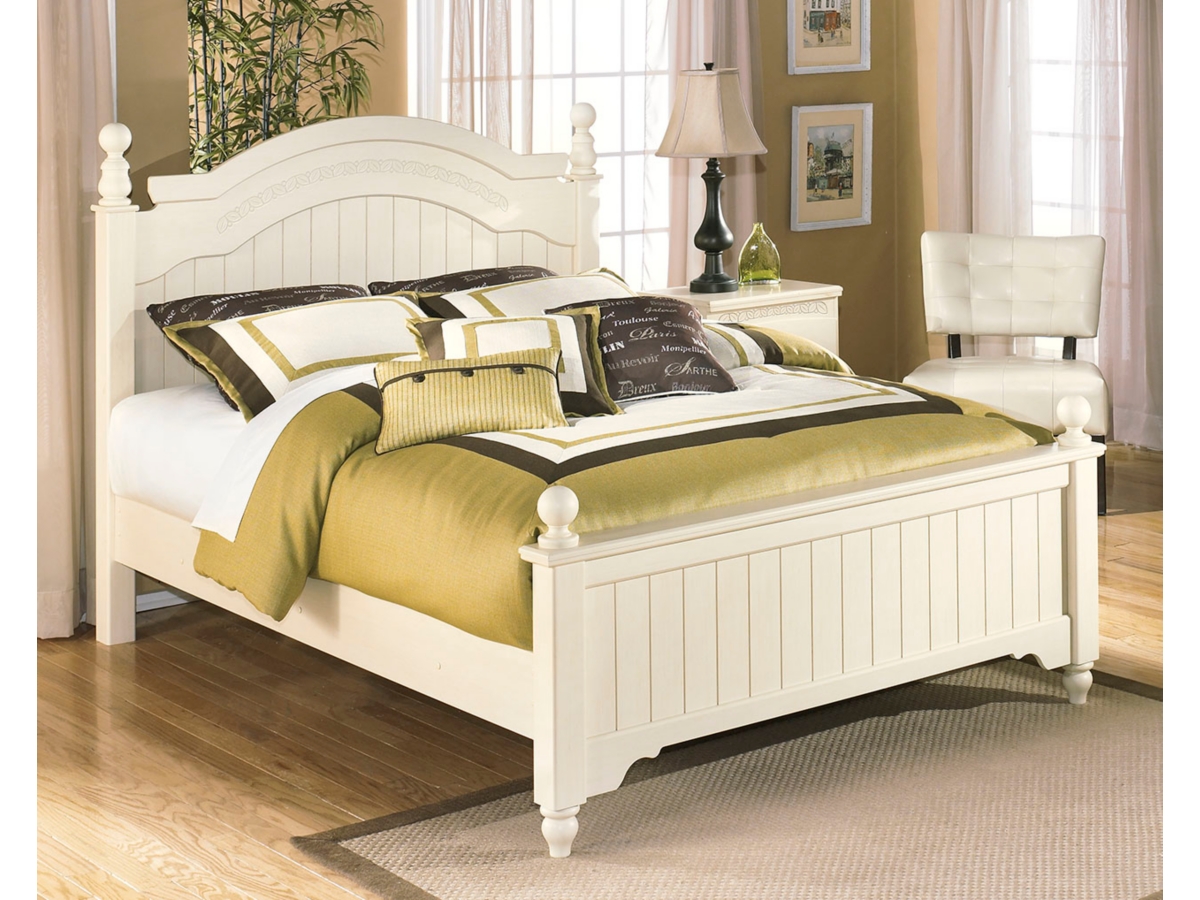 Cottage Retreat Full Poster Bed Ashley