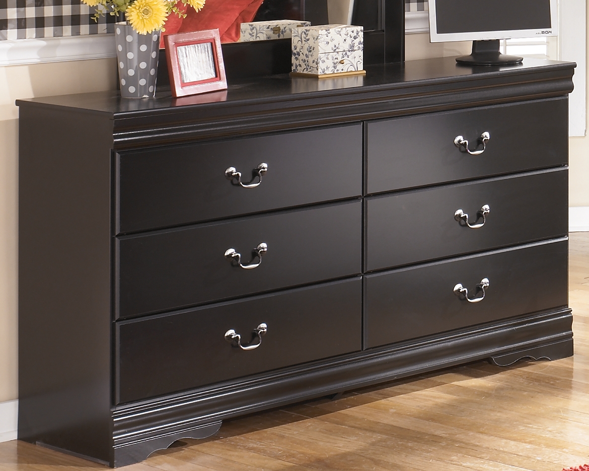 Ashley Homestore |DRESSER B128-31