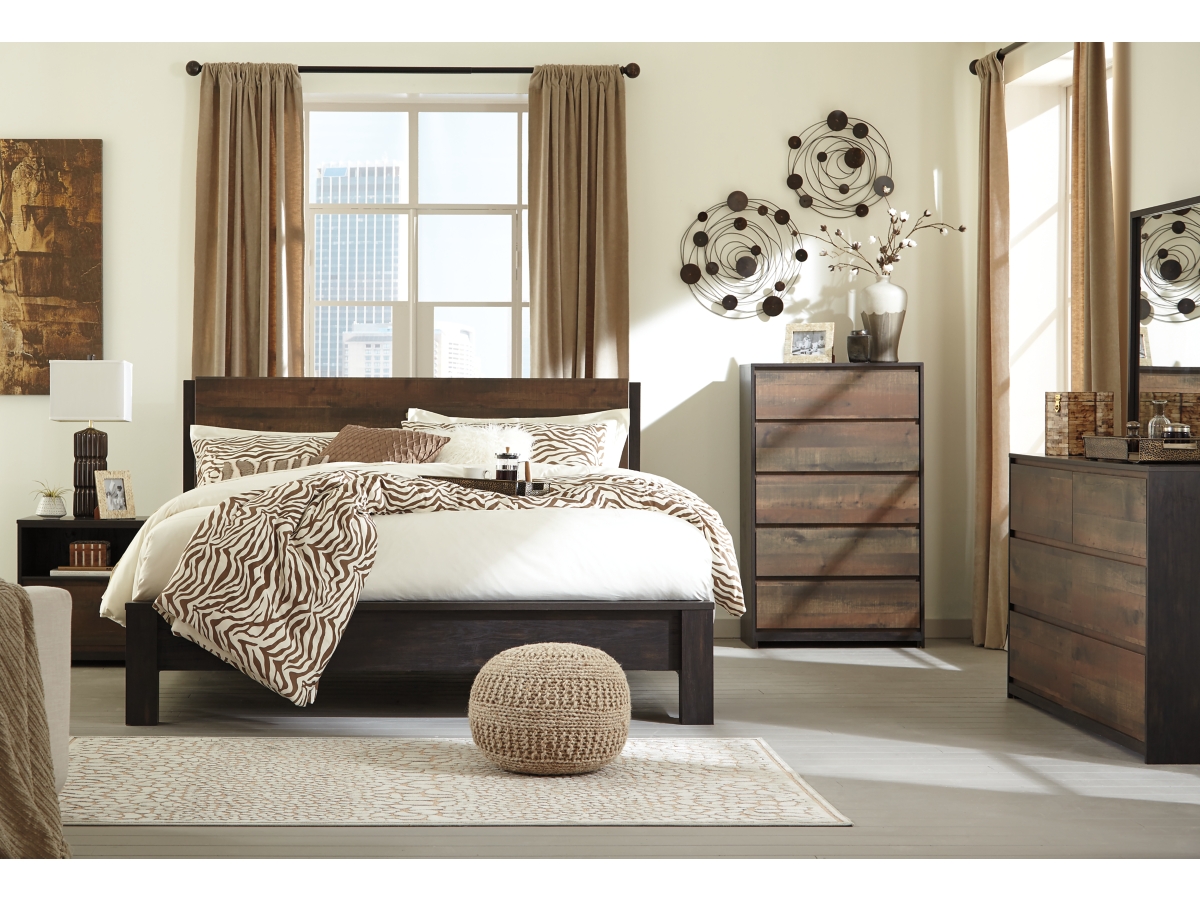 Windlore Queen Panel Bed Ashley