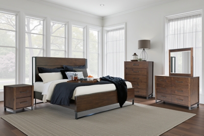 Click here for Zumbado Queen Panel Bed  Brown prices