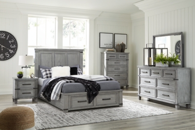 Russelyn Queen Storage Bed with Mirrored Dresser, Chest and 2 ...