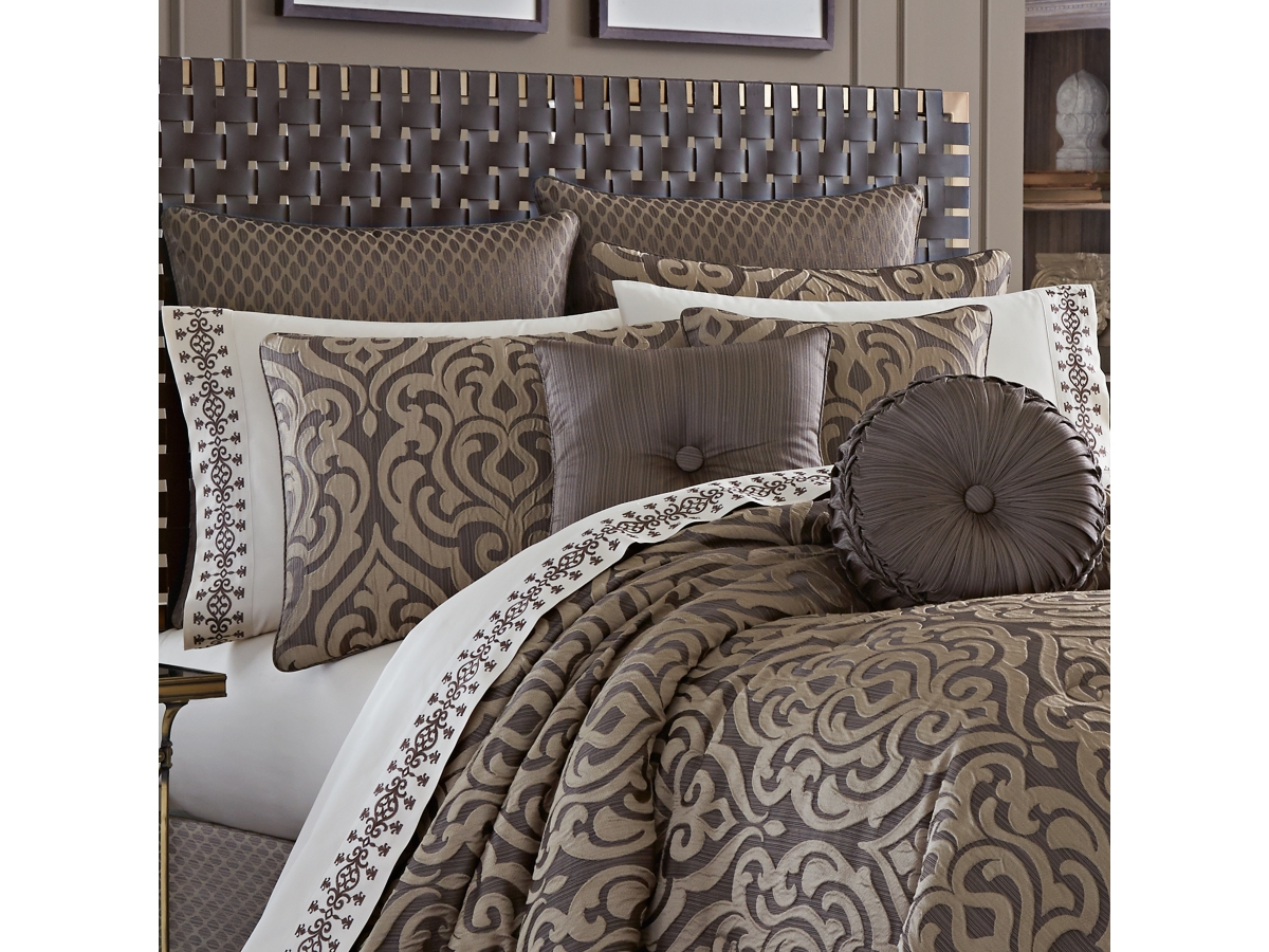 J. Queen New York Astoria Queen 4 Piece Comforter Set Ashley