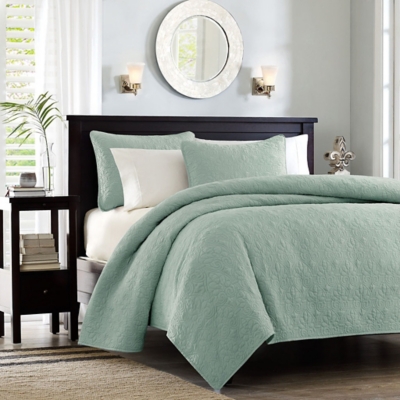 Click here for Quebec Full/Queen Reversible Quilt Set  Seafoam prices