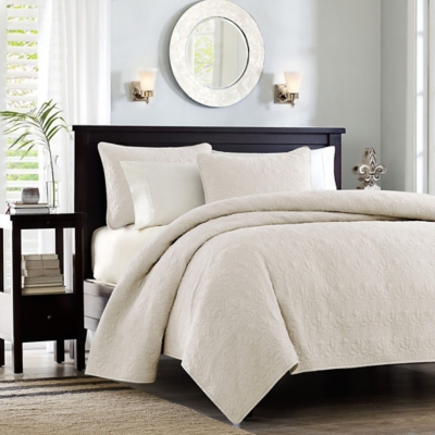 Click here for Quebec Full/Queen Reversible Quilt Set  Cream prices