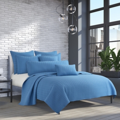 Click here for J. Queen Bold Cayman Full/Queen Quilt  Blue prices