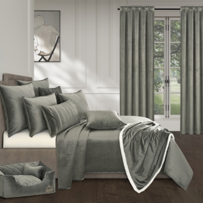 Click here for J. Queen New York Townsend Quilt King/California K... prices