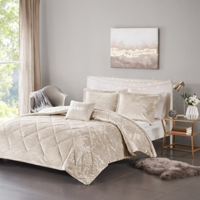 Click here for Intelligent Design Velvet Full/Queen Comforter Set... prices