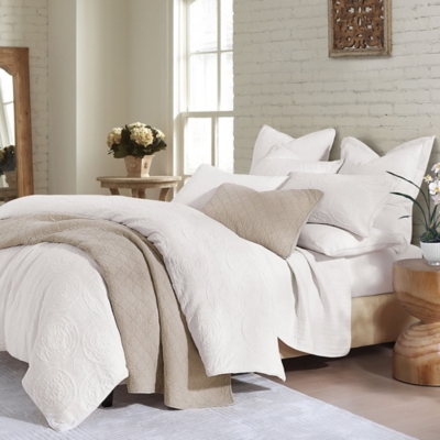 Click here for HiEnd Accents Verona 3-Piece Queen Duvet Cover Set... prices
