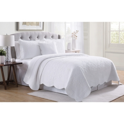 Click here for French Tile Scalloped 2-Piece Twin Quilt Set  Whit... prices
