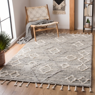 Click here for Safavieh Casablanca 5 x 8 Area Rug  Gray prices