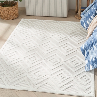 Click here for Nourison Home Versa 5 x 7 Area Rug  Ivory/White prices