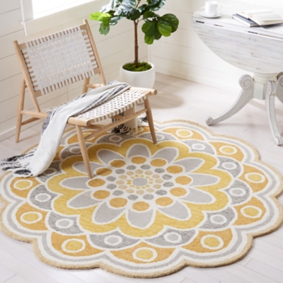 Click here for Safavieh Novelty Collection Nidhi 4 x 4 Round Rug... prices