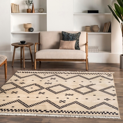 Click here for Nuloom Tracy 5 x 8 Area Rug  Off White prices