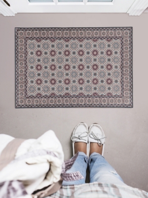 Click here for Linon Emerald Charlotte 22 x 32 Area Rug  Ivory prices