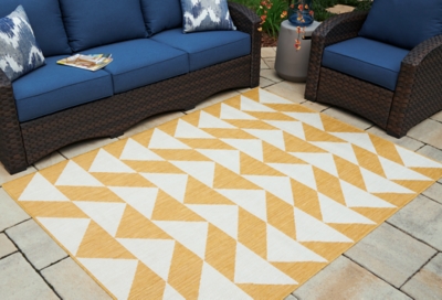 Click here for Thomley 5 x 7 Indoor/Outdoor Rug  Ivory/Yellow prices